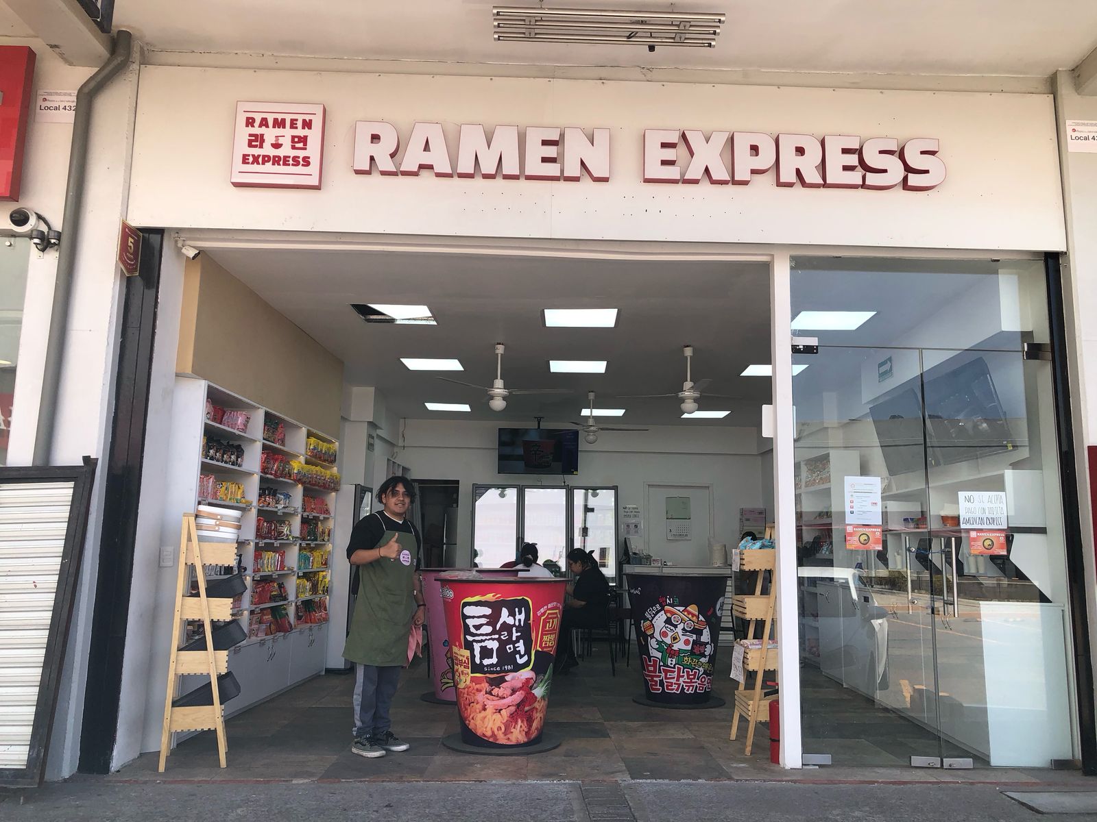 Contacto – Ramen Express