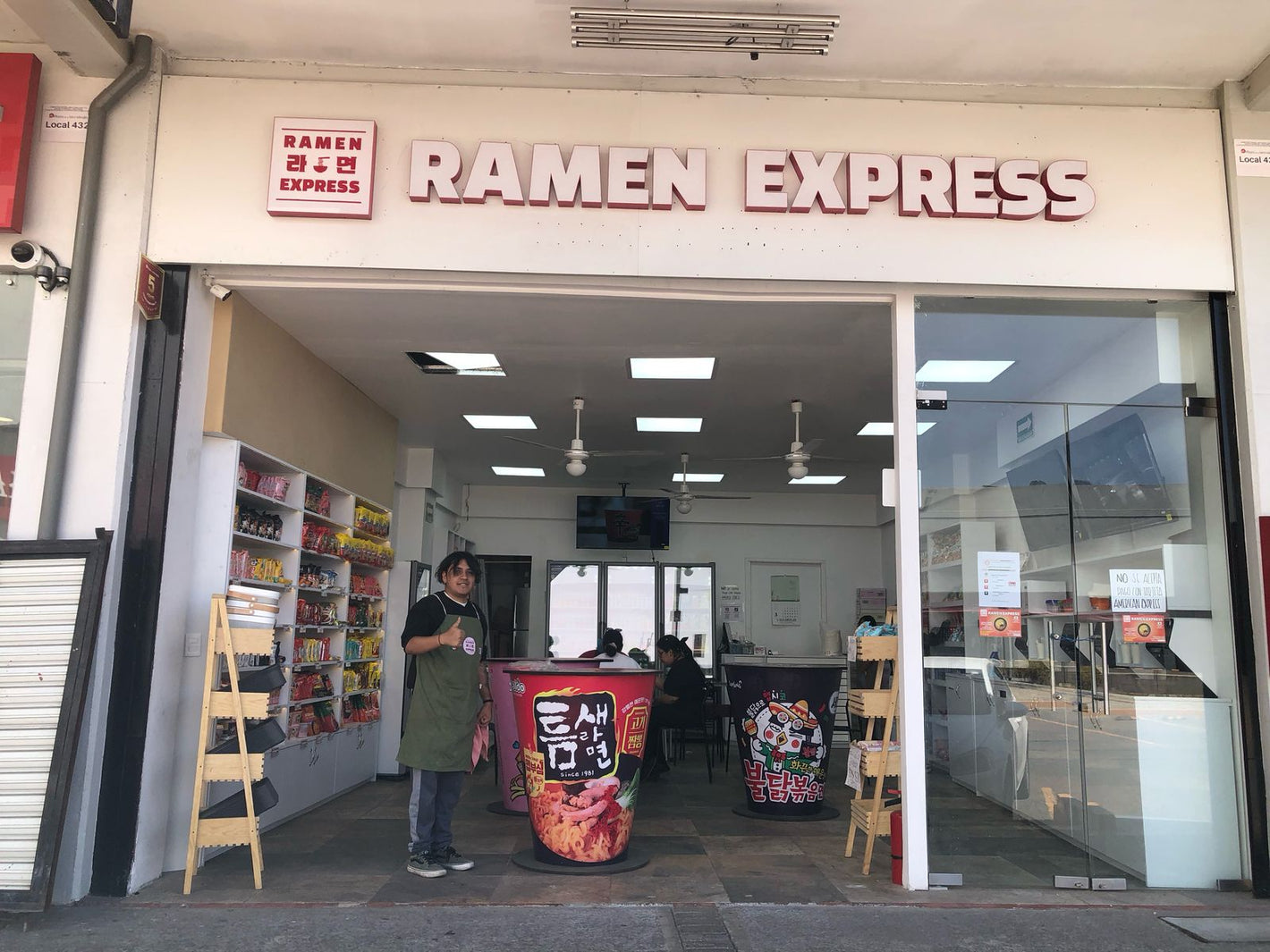 Contacto – Ramen Express